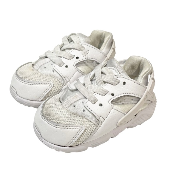 Nike | Shoes | Nike Baby Size 4c White Huarache Run Low Top Sneakers ...